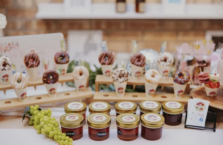 9 Farmers Market Booth Ideas - FLIP Blog